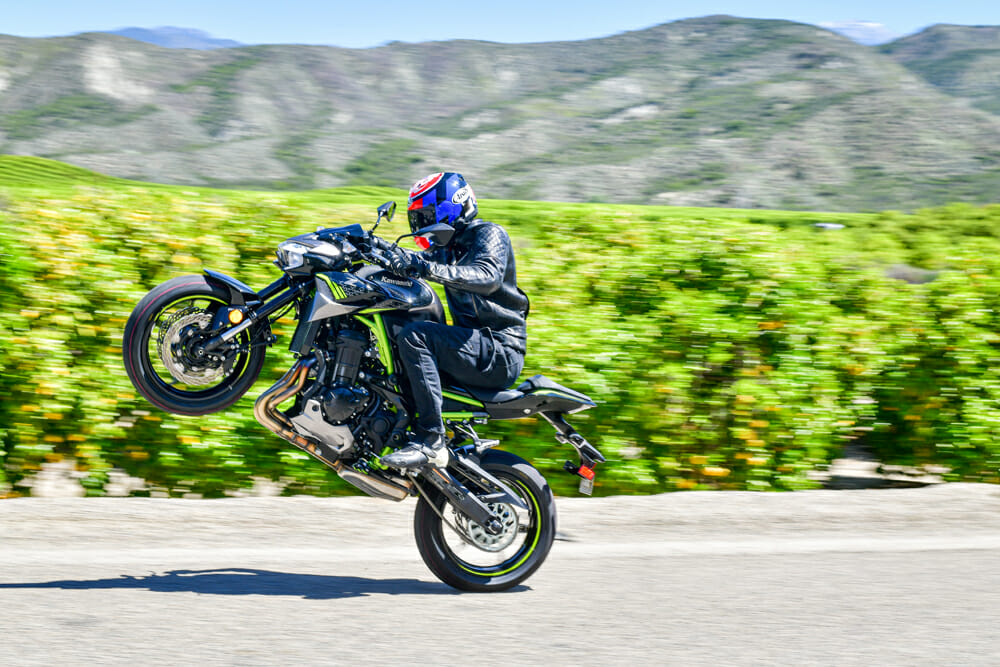 Kawasaki Z900 2020 testată pe Dyno: video